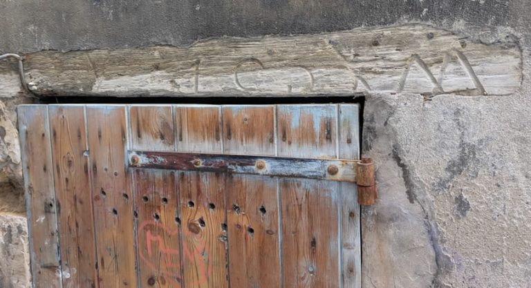 Le linteau : Définition, rôle et matériaux - Mon batiment